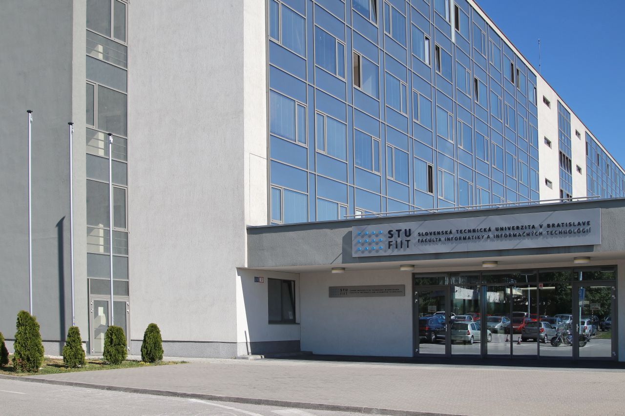FIIT STU otvára prvý medzinárodný študijný program informatiky na ...